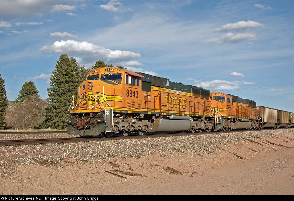 BNSF 8843